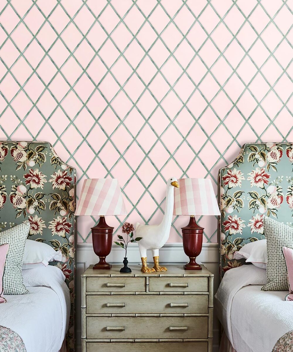 Colony Wallpaper • Plain Trellis Design • Milton & King USA