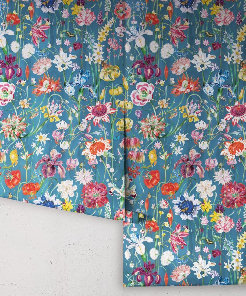 J'Adore Wallpaper • Realistic Floral Wallpaper • Milton & King USA