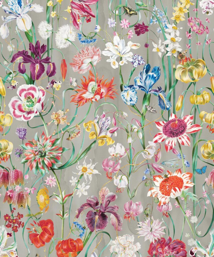 J'Adore Wallpaper • Realistic Floral Wallpaper • Milton & King USA