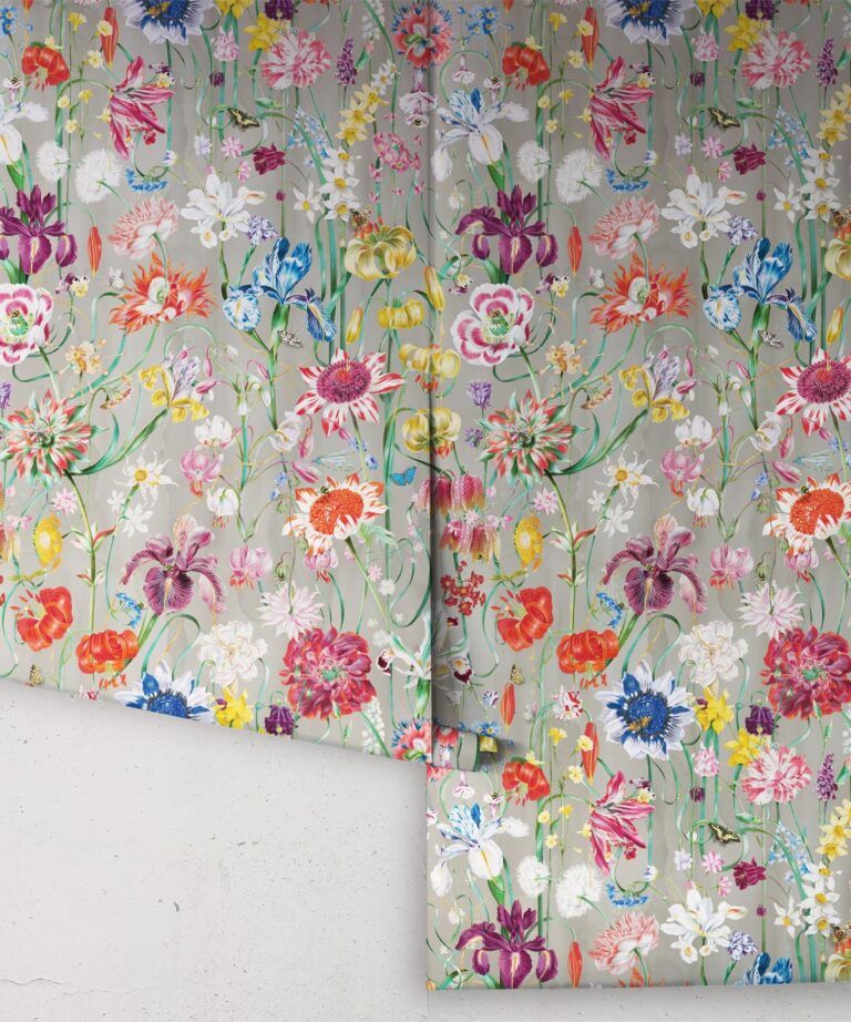 J'Adore Wallpaper • Realistic Floral Wallpaper • Milton & King USA