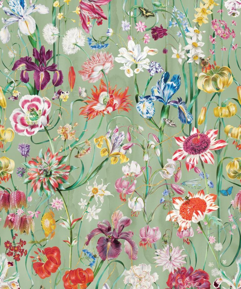 J'Adore Wallpaper • Realistic Floral Wallpaper • Milton & King USA