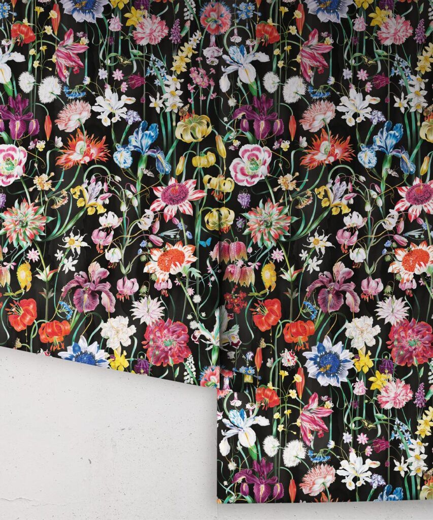 J'Adore Wallpaper • Realistic Floral Wallpaper • Milton & King USA