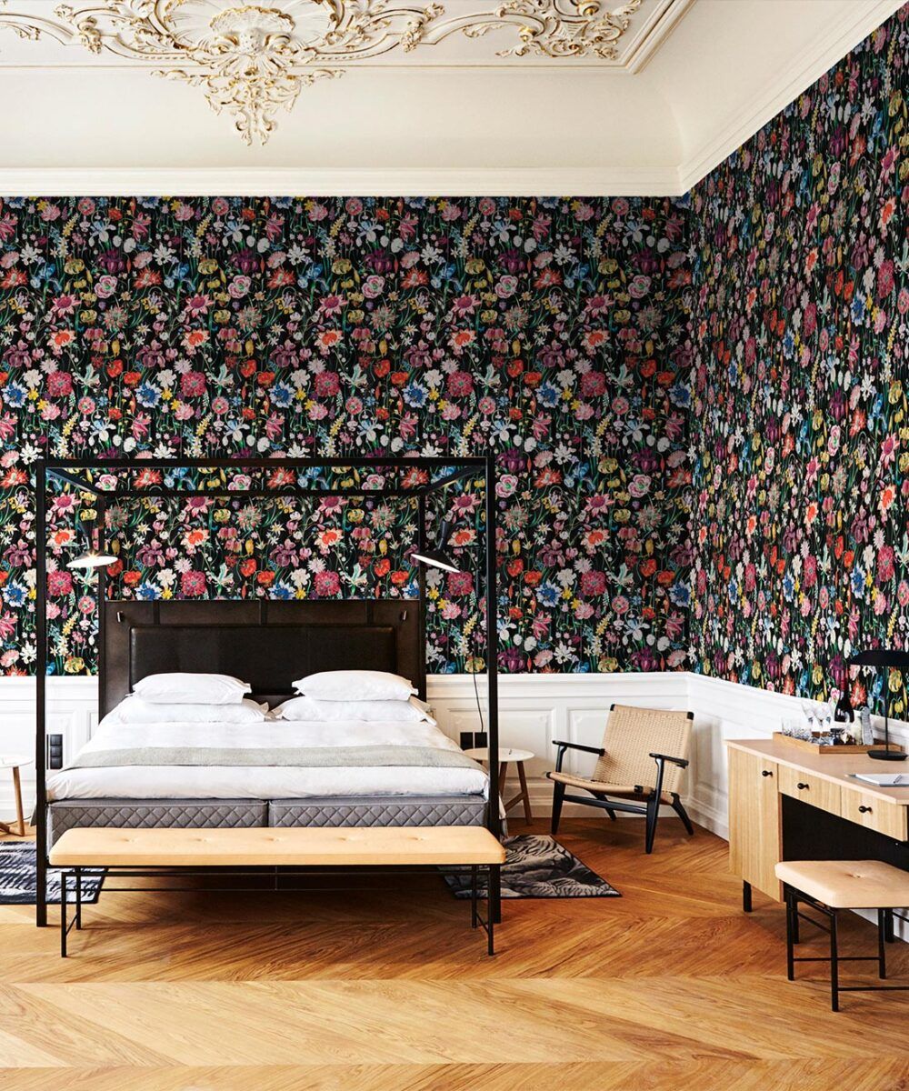 J'Adore Wallpaper • Realistic Floral Wallpaper • Milton & King USA