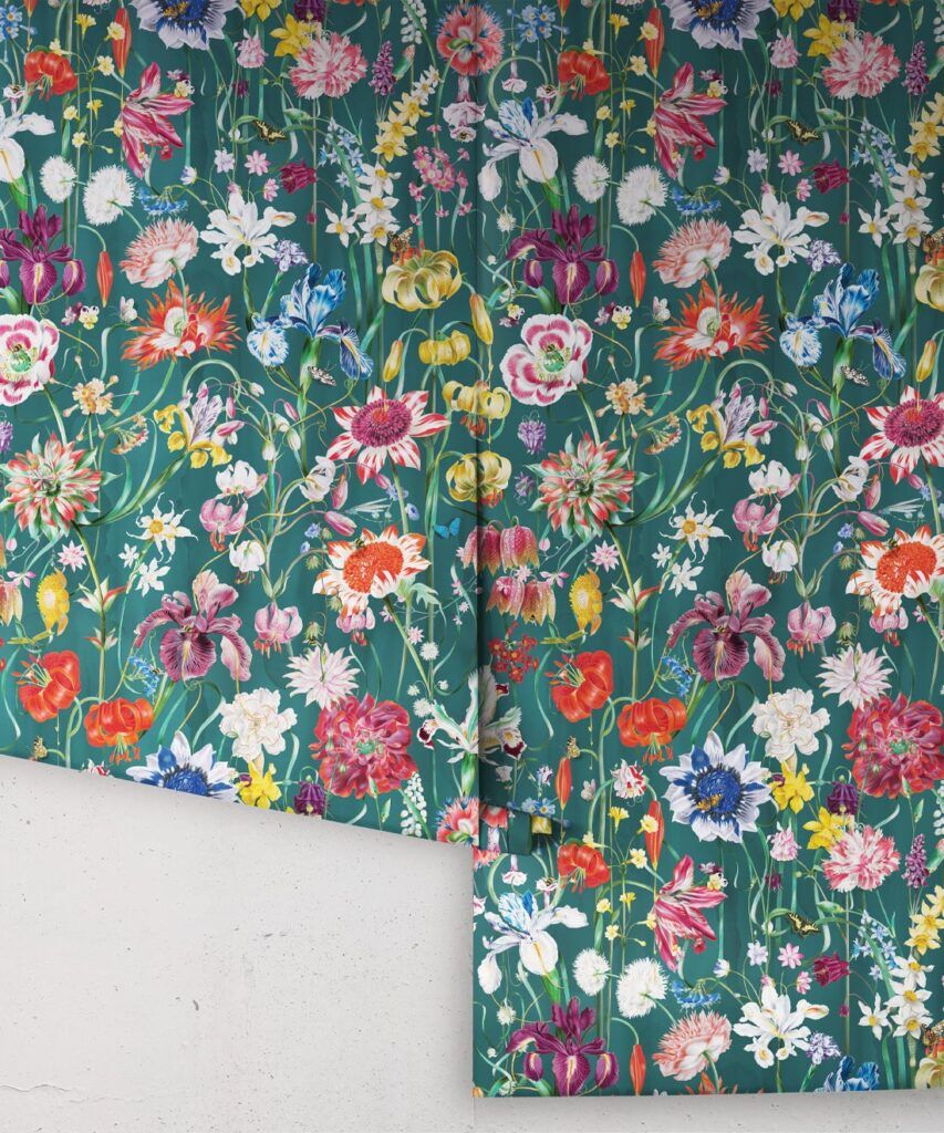 J'Adore Wallpaper • Realistic Floral Wallpaper • Milton & King USA